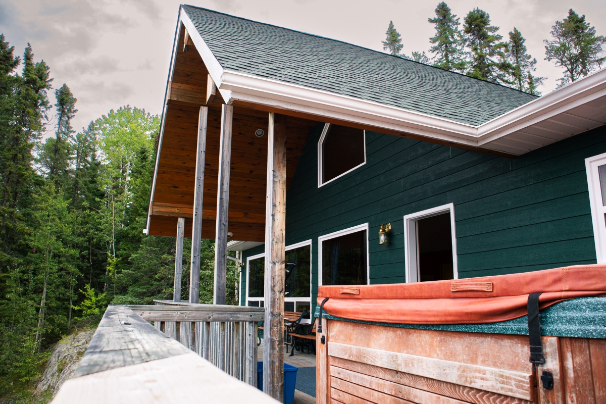 Resort - Howey Bay