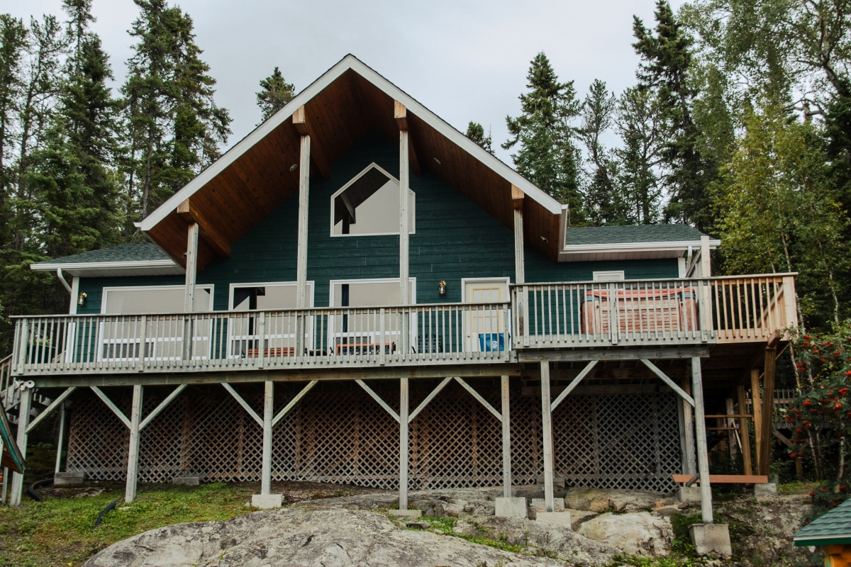 Resort - Howey Bay